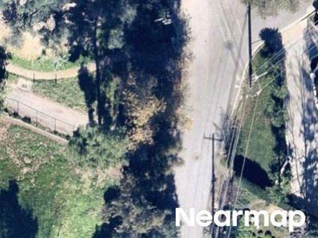 Cloverleaf Dr
