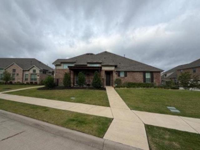 Cloverleaf Drive