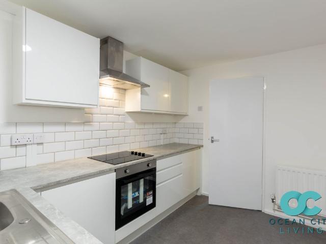 Clowance Street, Plymouth PL1, 2 bed flat to rent, £750 pcm | PrimeLocation