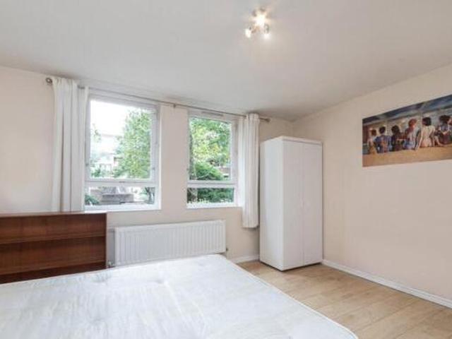 Cloysters Green, St. Katharine Docks, 2 Bedroom Flat