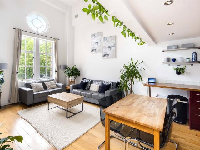 Clock Court, Victory Road, Wanstead, London E11, 2 bed flat to rent, £2,000 pcm | PrimeLocation