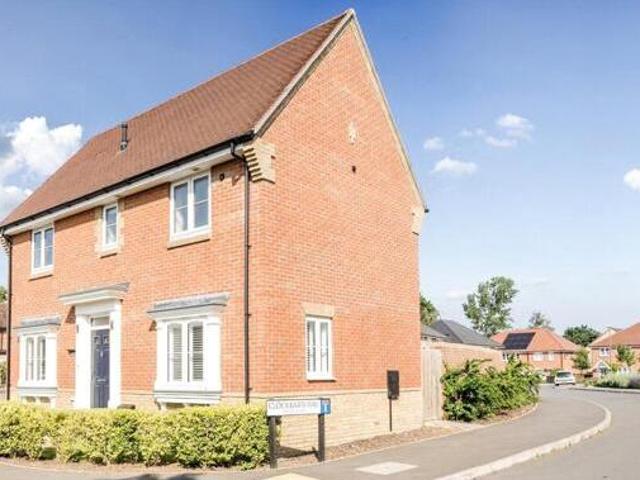 Clockbarn Way, Send, 3 Bedroom Detached