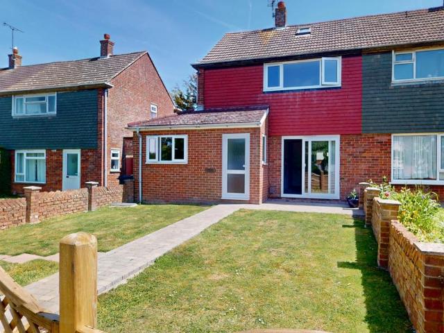 Clockhouse, Ashford, TN23 3 bed semi detached house to rent £1,550 pcm £358 pw