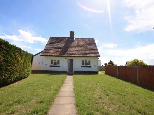 Clockhouse Lane, Ashford TW15, 6 bed detached bungalow to rent, £4,000 pcm | PrimeLocation