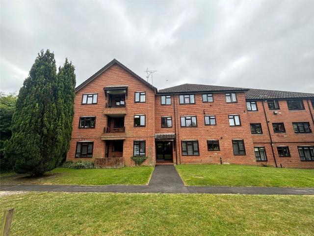 Clockhouse Road, Farnborough, Hampshire GU14, 2 bed flat to rent, £1,300 pcm | PrimeLocation