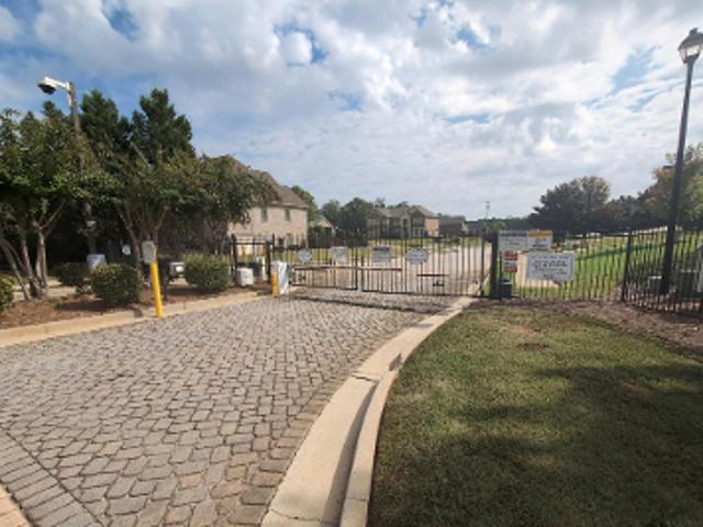 Cloister Cir