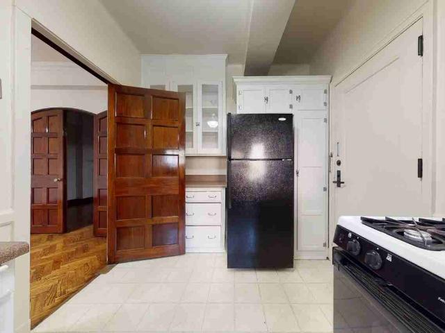 Cloisters 1 Bedroom Apartment for Rent at 5801 S Dorchester Ave, Chicago, IL 60637 Hyde Park