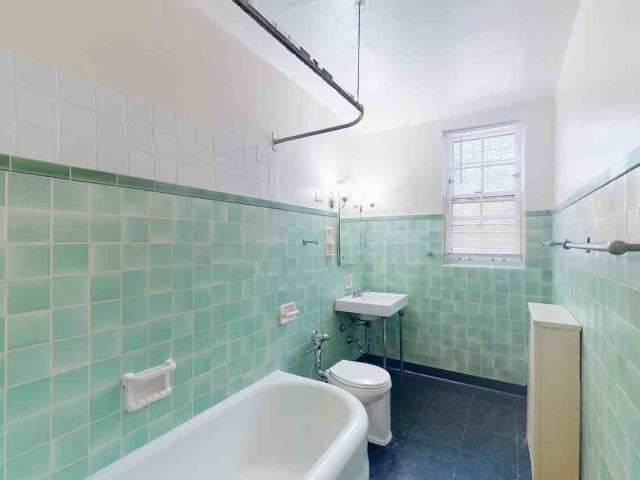 Cloisters 2 Bedroom Apartment for Rent at 5801 S Dorchester Ave, Chicago, IL 60637 Hyde Park