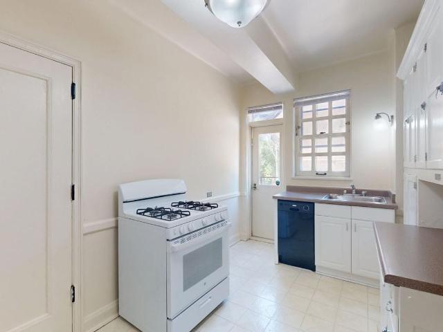 Cloisters 2 Bedroom Apartment for Rent at 5801 S Dorchester Ave, Chicago, IL 60637 Hyde Park