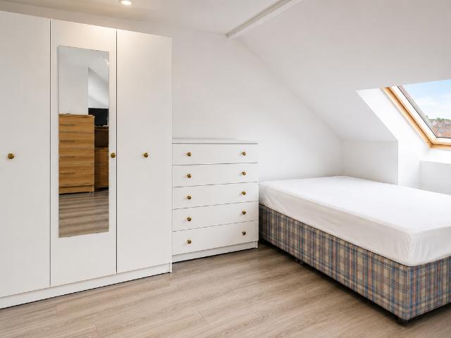 Clonmell Road, London N17, Studio to rent, £1,100 pcm | PrimeLocation
