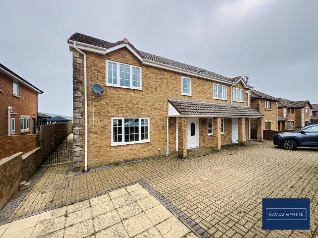 Clos Cribyn, Beacon Heights, Merthyr. 5 bed detached house to rent £2,400 pcm £554 pw