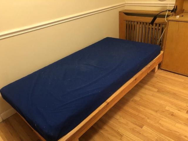 CLOSE TO COLUMBIA PRIVATE BED AND BATH