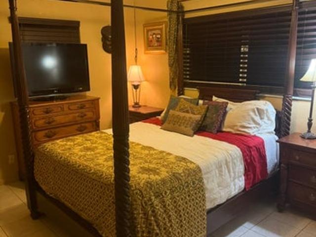 Close to Downtown and Airport