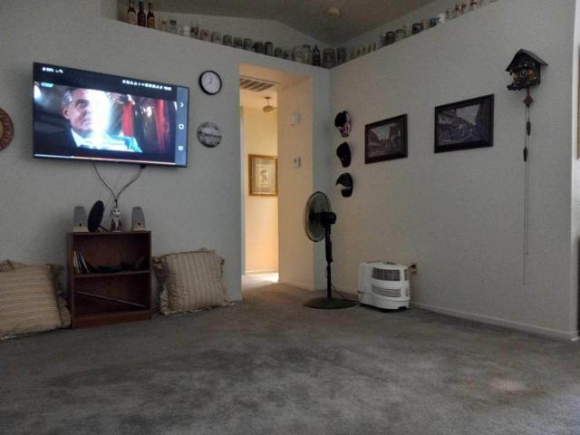 Close to shopping. Comfortable home, easy going