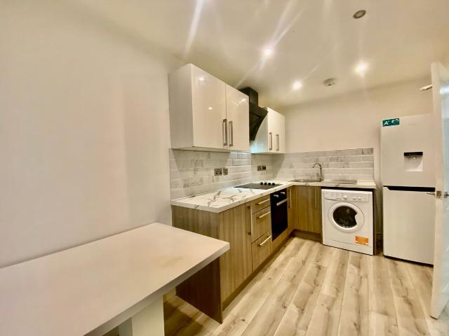 Claughton Street, St Helens WA10, 2 bed flat to rent, £850 pcm | PrimeLocation