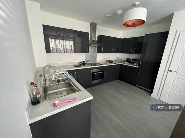 Claude Avenue, London, NW9 3 bed flat to rent £2,625 pcm £606 pw