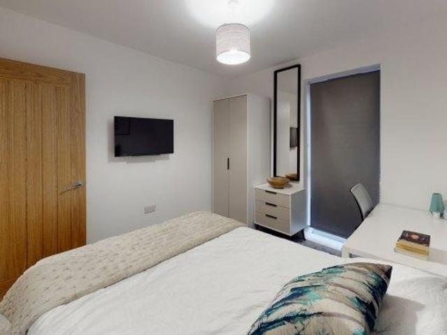 Claude Street 2 bed house share to rent £1,560 pcm £360 pw
