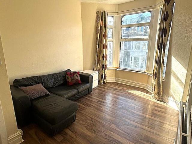 Claude Road, Cardiff CF24, 2 bed flat to rent, £950 pcm | PrimeLocation