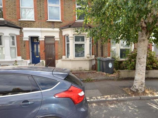 Claude Road, First Floor, Leyton, London E10, 1 bed flat to rent, £1,250 pcm | PrimeLocation