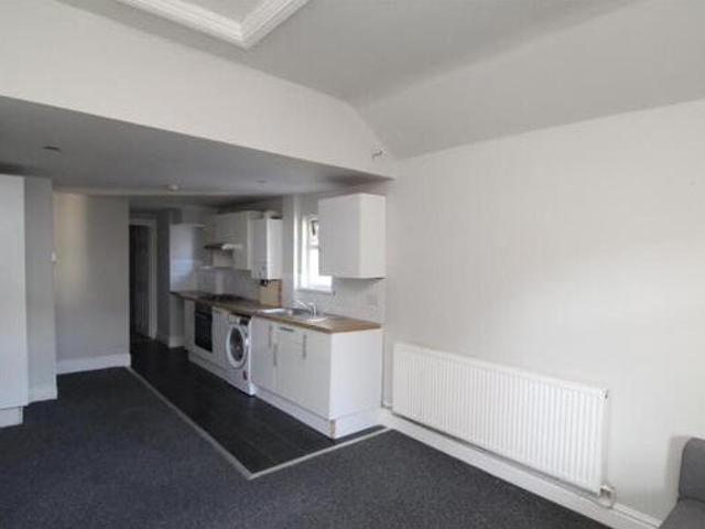 Claude Road, Roath, 3 Bedroom Flat