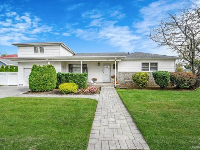 Claudy Ln, New Hyde Park, Home For Sale