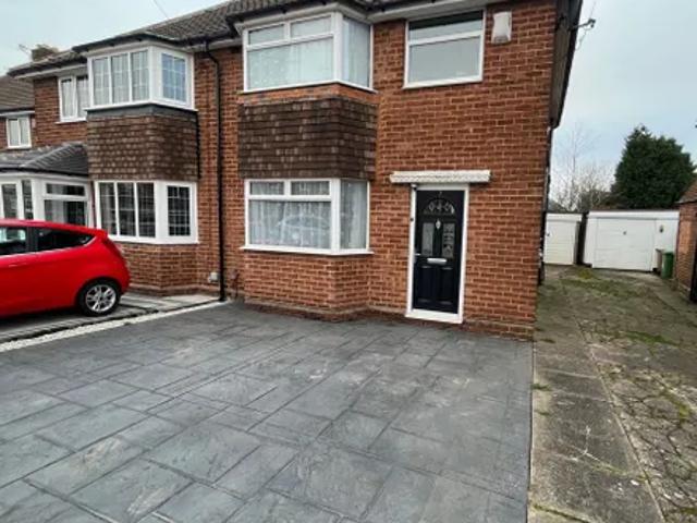 Clausen Close, Walsall, B43 7UD, United Kingdom | 3 bed apartment for rent #167390427 | Rentberry
