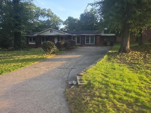 Clausen Dr