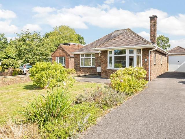 Clausentum Close, Peverells Wood, Chandlers Ford SO53, 2 bed detached bungalow to rent, £1,700 pcm | PrimeLocation