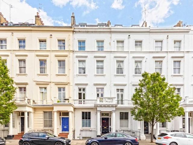 Claverton Street, London SW1V 2 bed flat to rent £2,600 pcm £600 pw