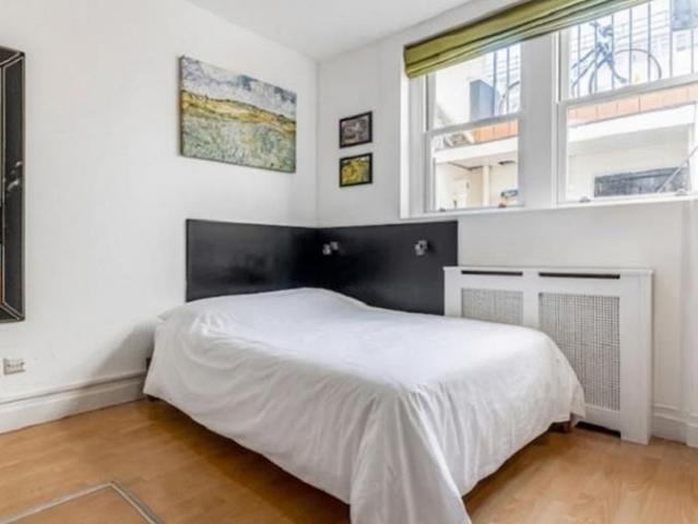 Claverton Street, SW1V
