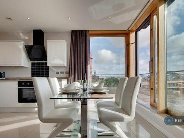 Clavering Place, Newcastle Upon Tyne, 2 Bedroom Penthouse