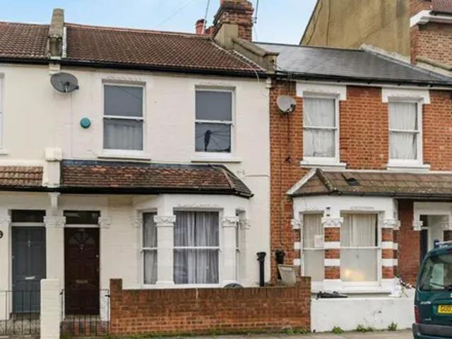 Claxton Grove, London, W6 8HW, United Kingdom | 3 bed house for rent #139545445 | Rentberry