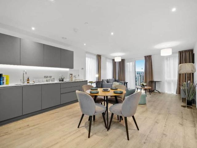 Clay, M5 4RE, Manchester