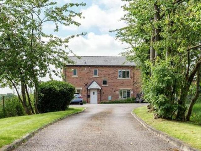 Clay Lane, Hale, 4 Bedroom Semi detached
