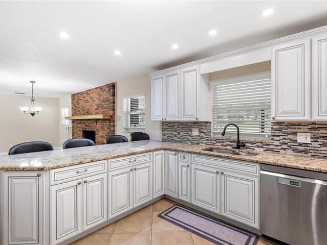 Clay Pit Rd, Tampa, Home For Sale