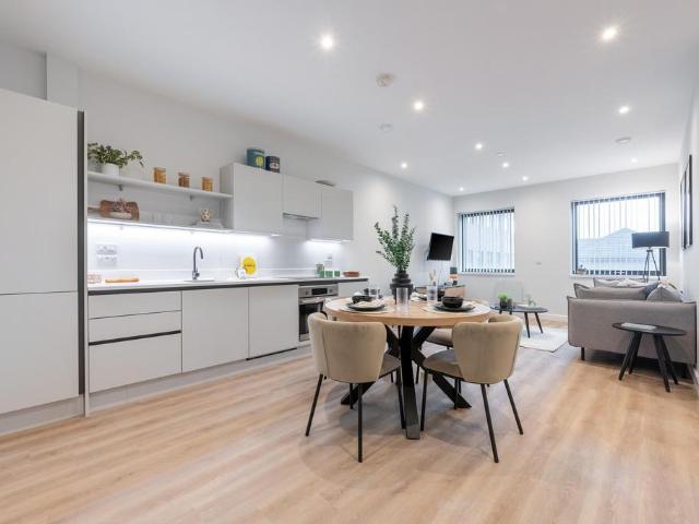Clay, Salford Quays, M50 2 bed flat to rent £1,530 pcm £353 pw