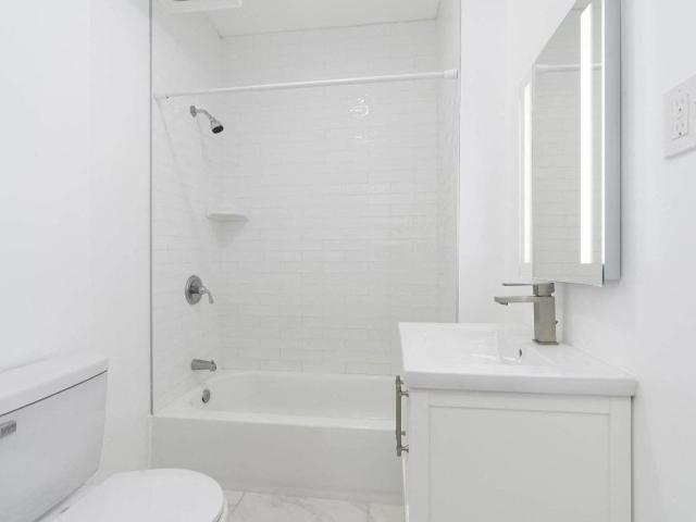 Clay & Tiffany Studio Apartment for Rent at 1515 Sw 11th Ave, Portland, OR 97201 Downtown Portland