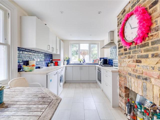 Claybrook Road, London, W6 3 bed terraced house to rent £3,500 pcm £808 pw