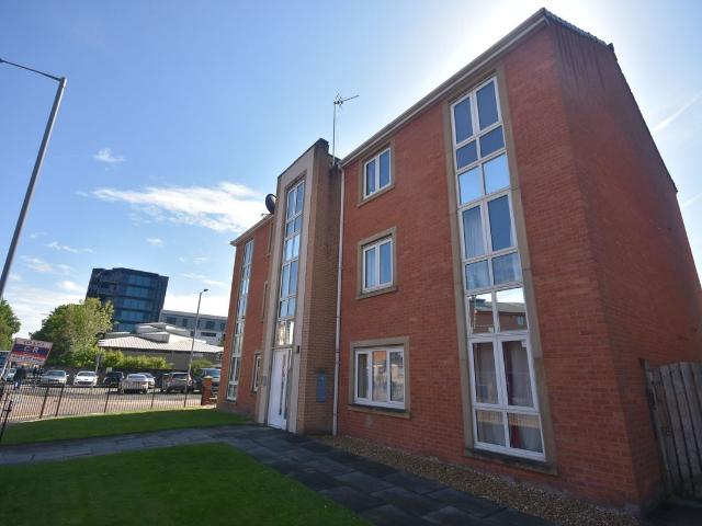 Clayburn Street, Hulme, Manchester. 5Ea. M15, 2 bed flat to rent, £1,450 pcm | PrimeLocation
