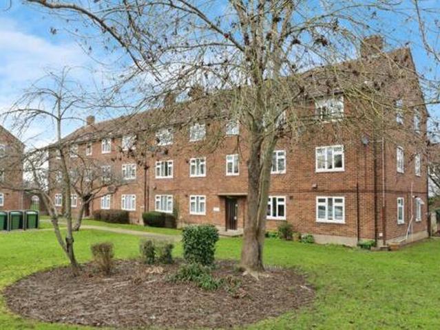 Claybury Broadway, Ilford, 1 Bedroom Flat
