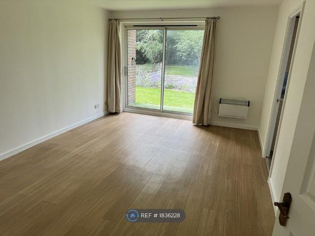 Clayhall House, Reigate RH2, 2 bed flat to rent, £1,495 pcm | PrimeLocation