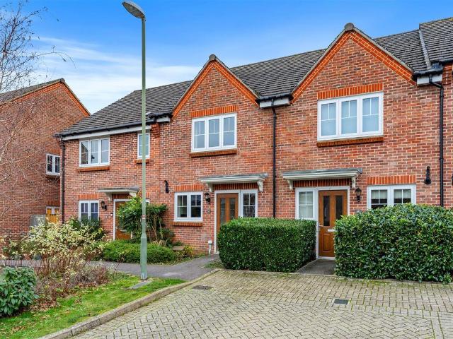 Clayhanger, Guildford GU4, 2 bed property to rent, £2,100 pcm | PrimeLocation