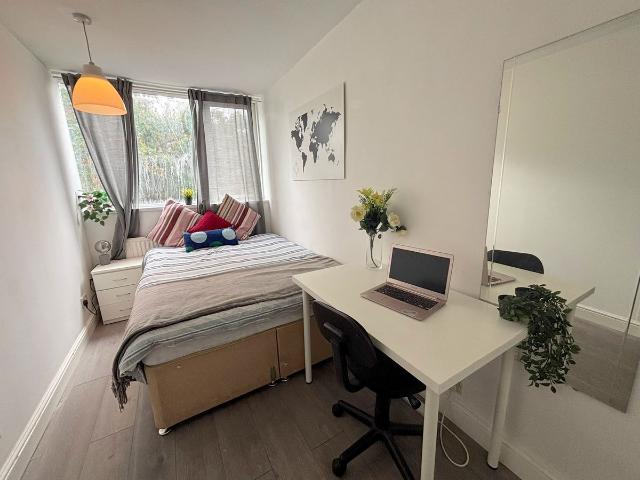 Claylands Road, London SW8, Room to rent, £910 pcm | PrimeLocation