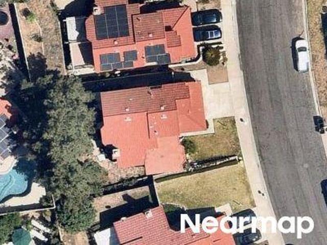 Claystone Ave
