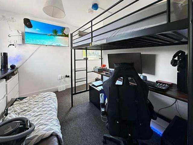 Clayponds Lane, Brentford, London, TW8