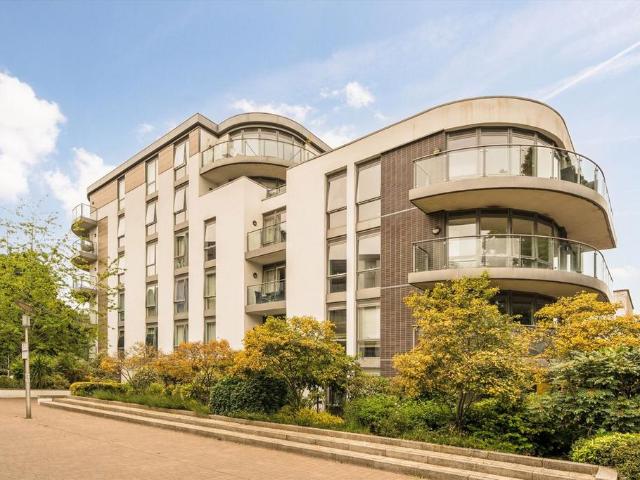 Clayponds Lane, Brentford TW8 2 bed flat to rent £2,197 pcm £507 pw