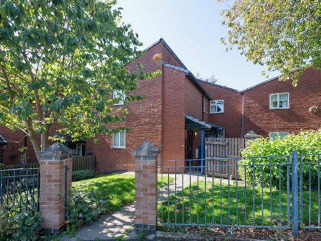 Claypool Road, Bolton, 2 Bedroom Flat