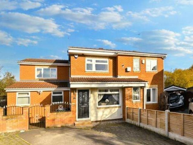 Clayton Court, Hunslet, 3 Bedroom Semi detached