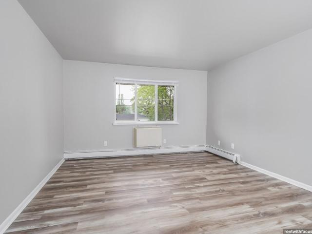 Clayton Ridge 1 Bedroom Apartment for Rent at 1317 Southland Ave, Oshkosh, WI 54902