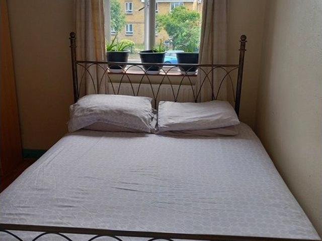 Clayton Road, Chessington KT9, Room to rent, £825 pcm | PrimeLocation